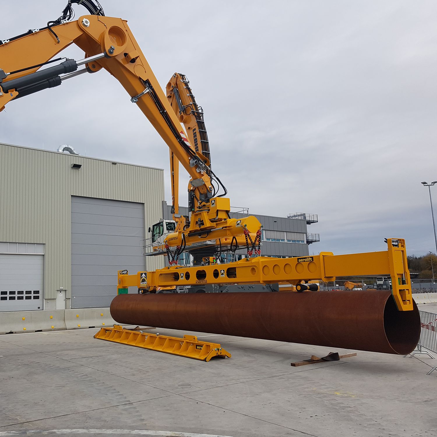 Appareil de levage avec prise - Aerolift Industrials B.V. - pour multi ...