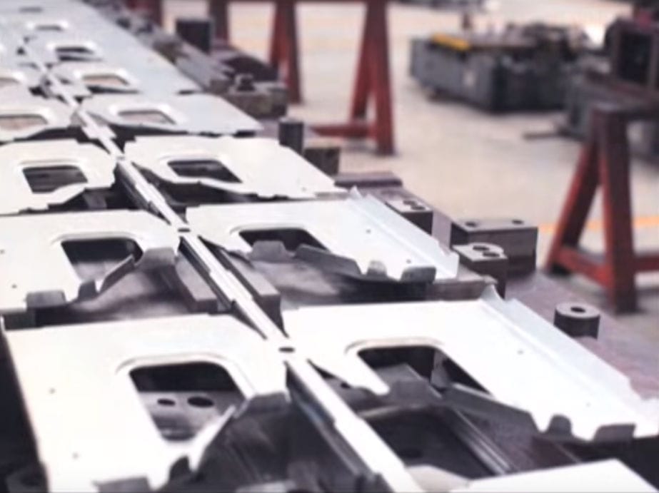 Estampage à froid - High strength - gestamp - acier / pour l'automobile