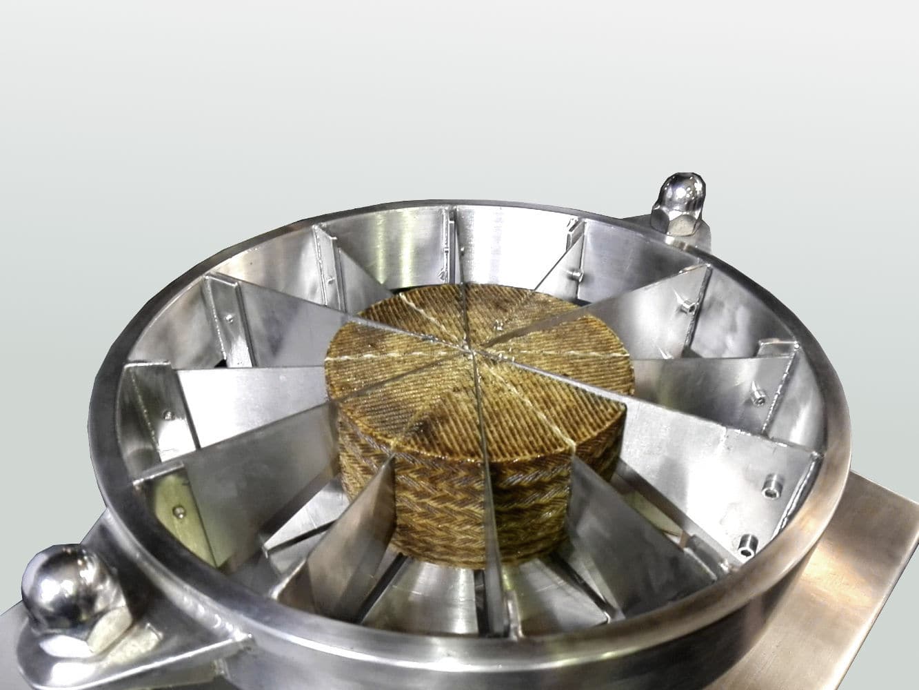 Coupeuse de fromage à lame - Blade cheese cutting machine - FIBOSA ...