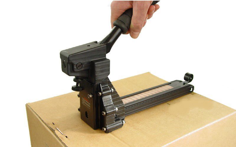 Agrafeuse pour la fermeture des cartons - MEPA 18 - MEZGER Heftsysteme ...