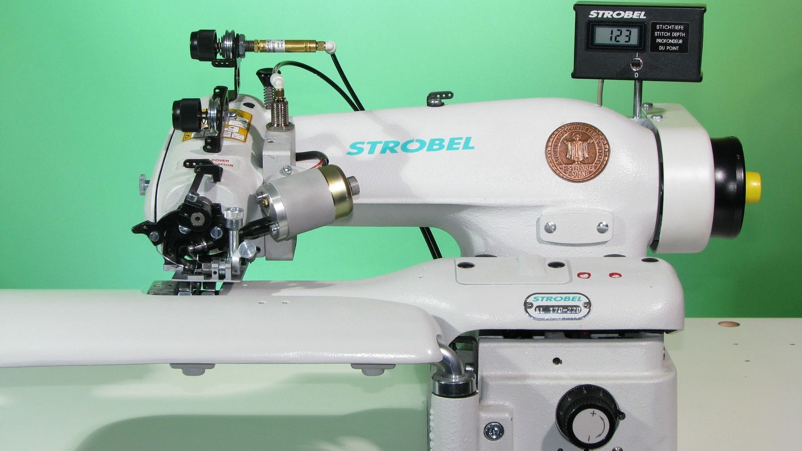 Machine à coudre point invisible - 170-22FD - Strobel Spezialmaschinen ...