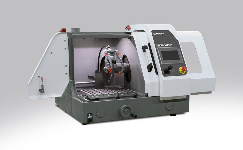 Machine à scier à tronçonner / pour métaux / programmable / à 3 axes ...