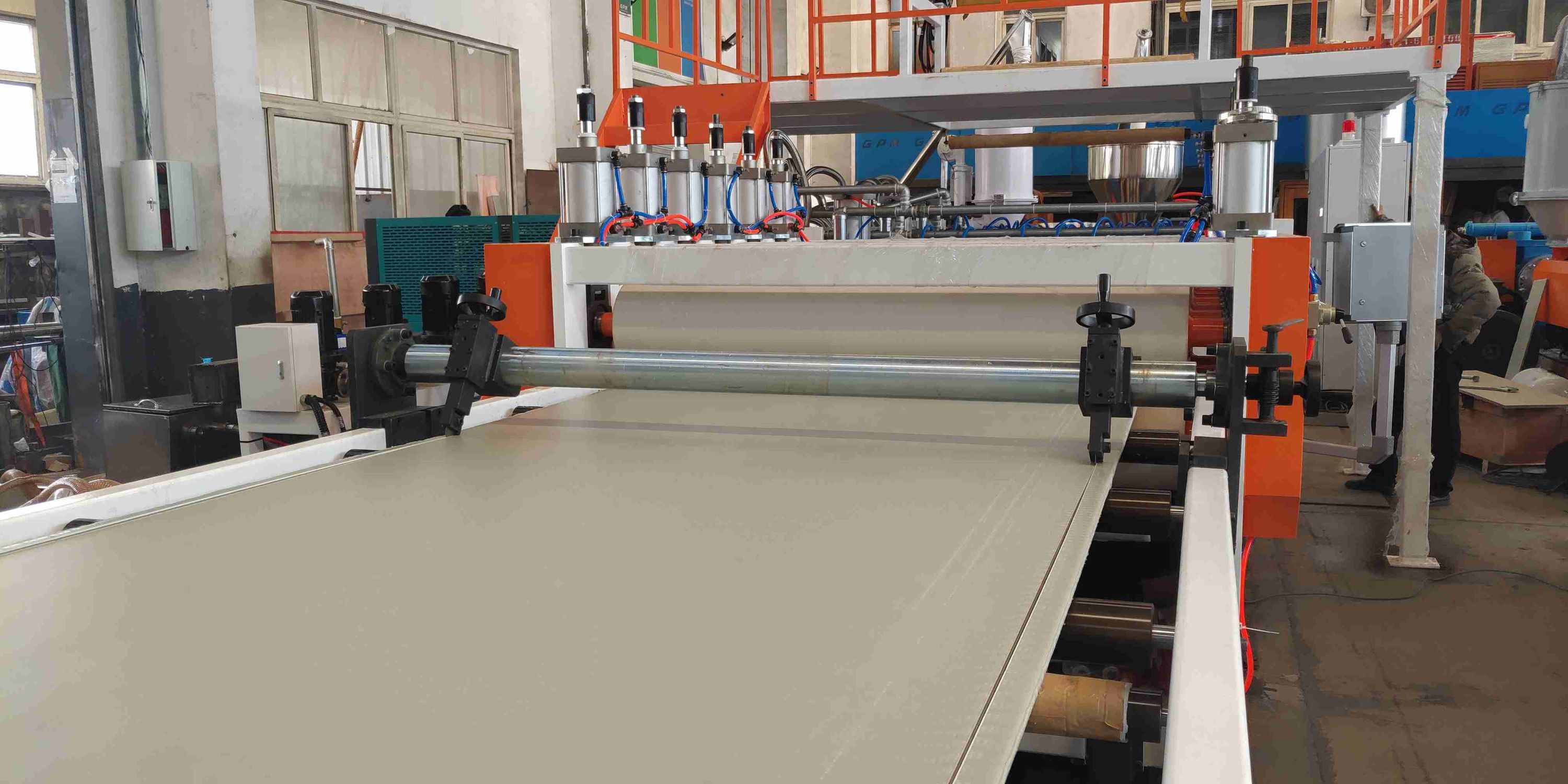 Ligne d'extrusion de plaques - GPM Machinery (Shanghai) - pour ...