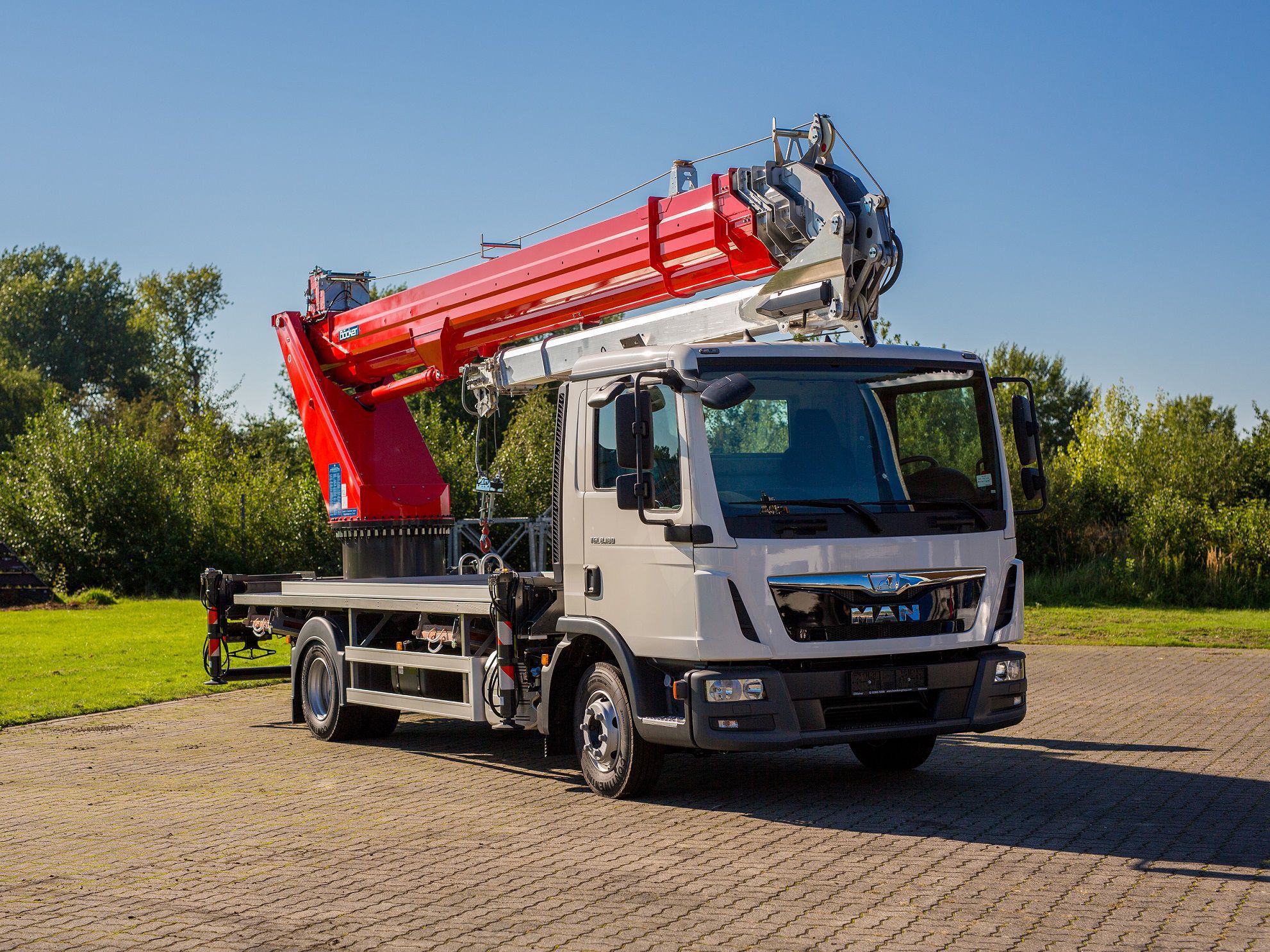 Grue montée sur camion / télescopique / pour chantier / radiocommandée - AK 37/4000 - Böcker ...