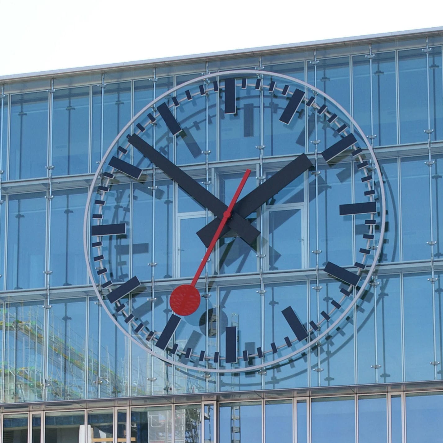 Horloge grand format - MOBATIME Swiss Time Systems - synchronisée / NTP ...