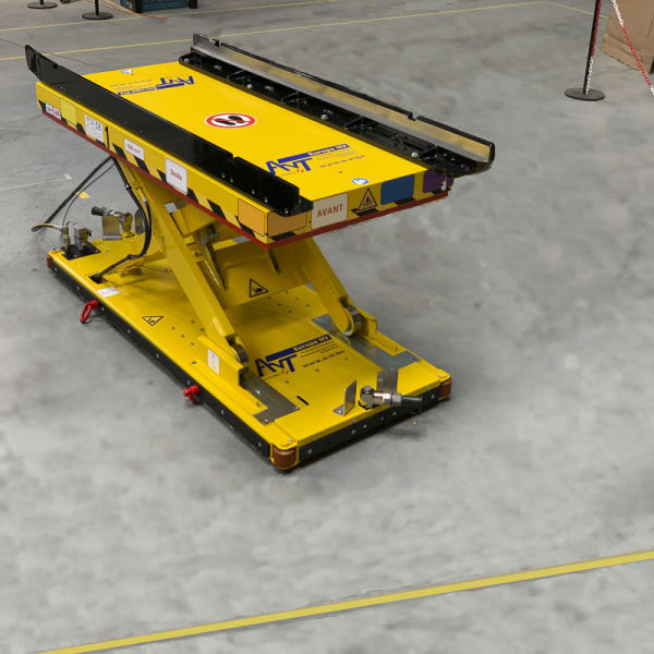 Chariot automoteur à 6 essieux - AVT Europe - pour fortes charges ...