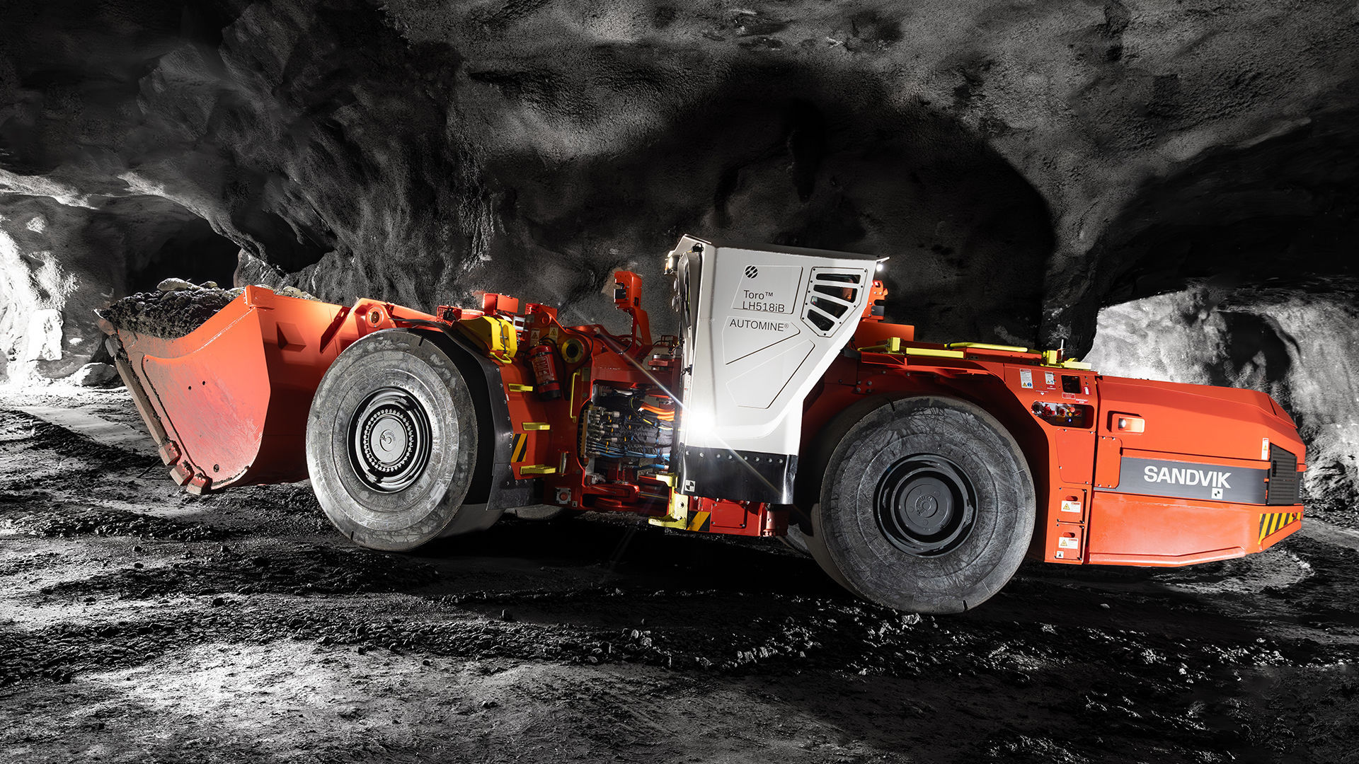 Chargeuse sur pneus - Toro® LH518iB - Sandvik Mining and Rock ...