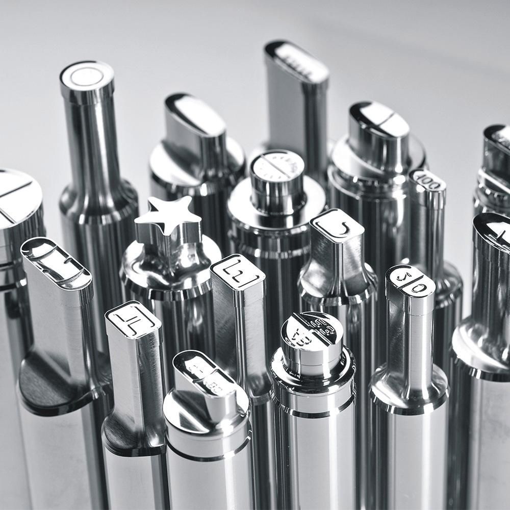 Poinçon et matrice - ADAMUS