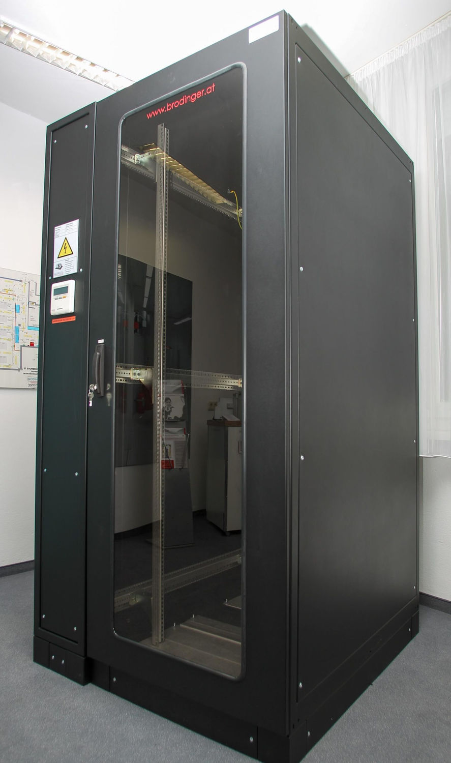 Baie serveur sur rack - Brodinger IT-Sicherheitstechnik e.U.
