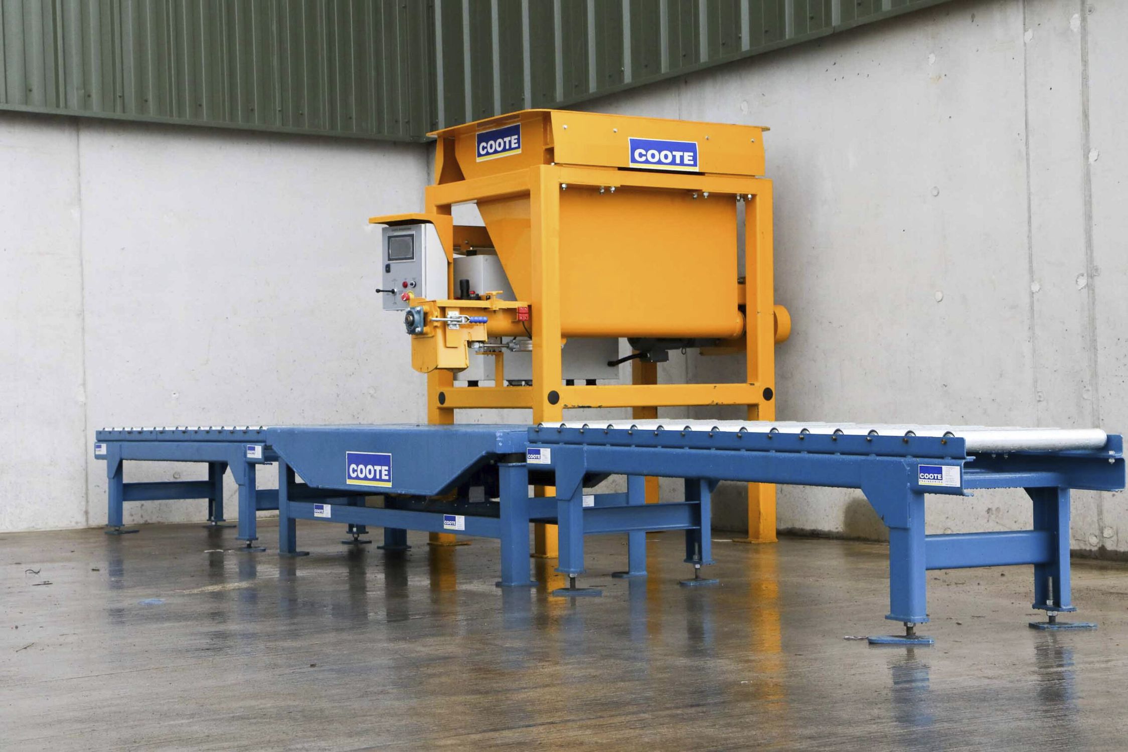 Alimentateur doseur gravitaire - Coote Engineering Limited - pour béton ...