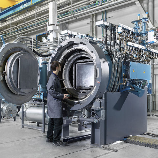 Four à cornue rotative - SSH Smart Sinter HIP - PVA TePla Group - de ...