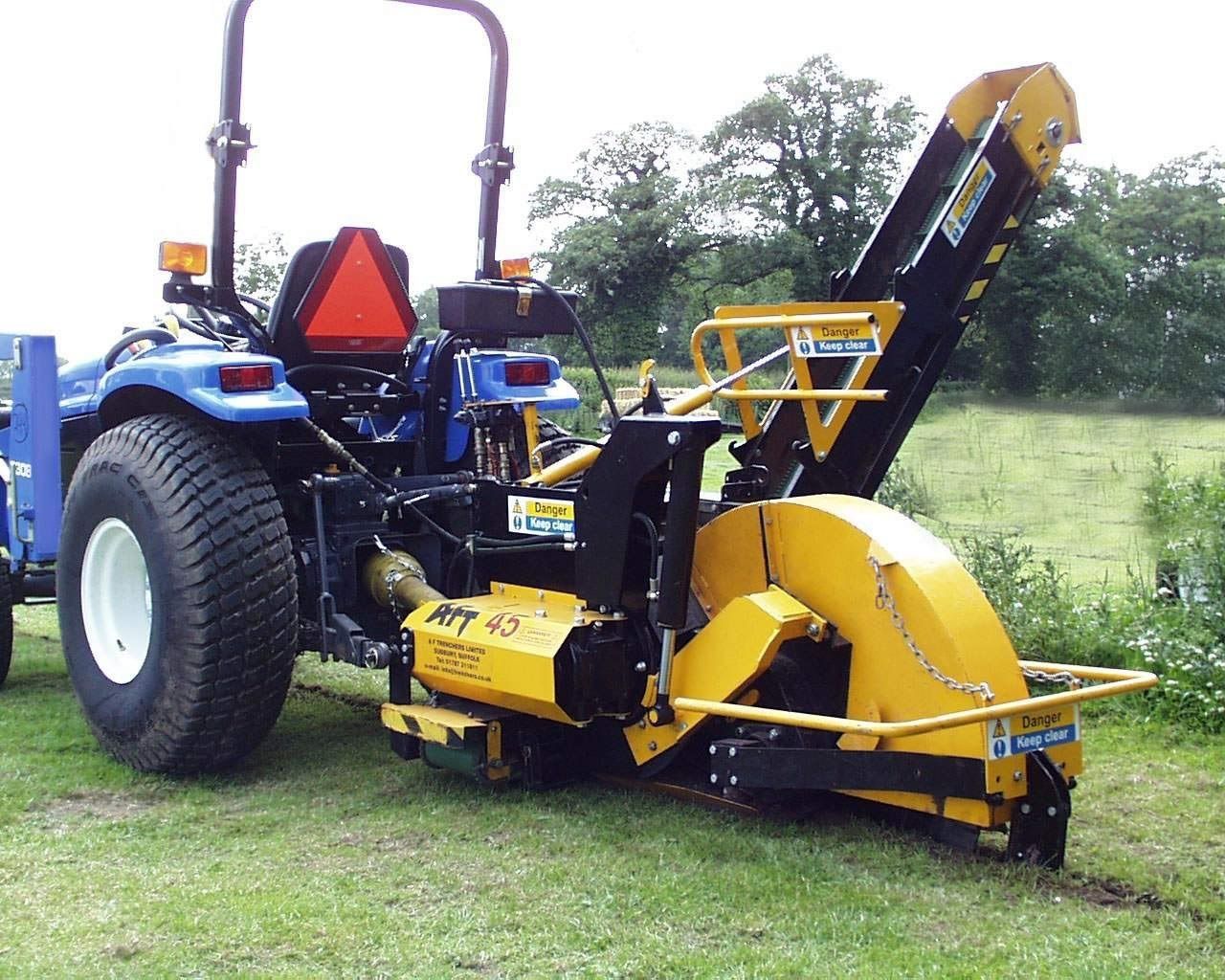 Trancheuse de sol à roue - AFT45 - AFT TRENCHERS LIMITED - montée sur ...
