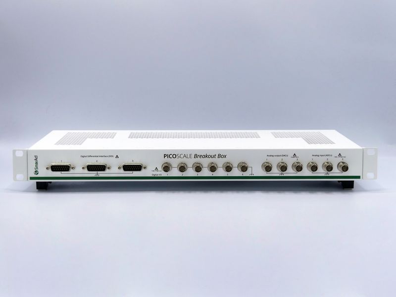Module d'entrée analogique - PICOSCALE Breakout - SmarAct GmbH ...