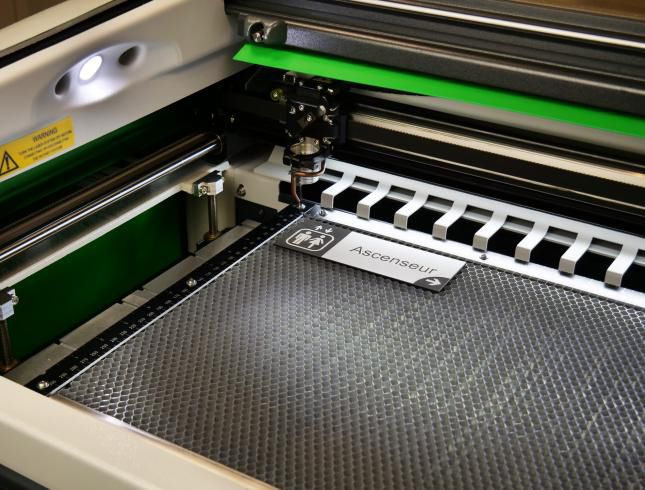 Système de découpe laser - Gravotech - de gravure / à montant fixe ...