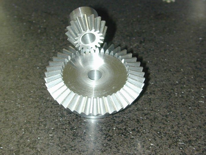 Engrenage conique - WMH Srl - à denture hélicoïdale / sur mesure