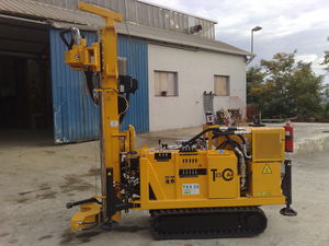 Foreuse de pieux de fondation - CF6 - TES CAR Srl - sur chenilles ...