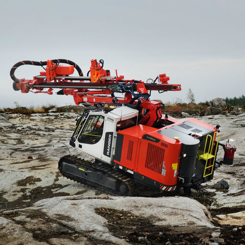 Foreuse à tarière continue - RANGER™ DX700 - Sandvik Mining and Rock ...