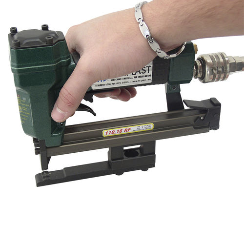 Agrafeuse pneumatique - 110-16 RF - Ferplast - pour emballage en carton ...
